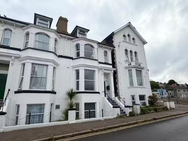 Unique 1 BA 1 bedroom flat for rent in Belgrave Road, Margate.