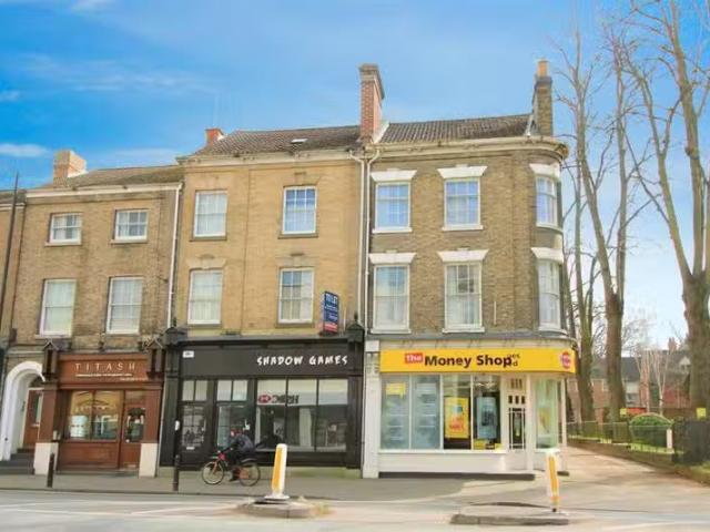 Unique 1 BA 1 bedroom flat for rent in Church Walk, Town Centr.