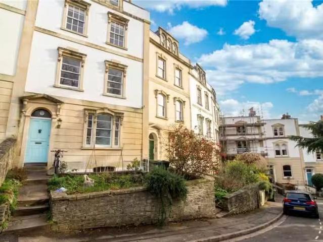 Unique 1 BA 1 bedroom flat for rent in Clifton, Camden Terrace.