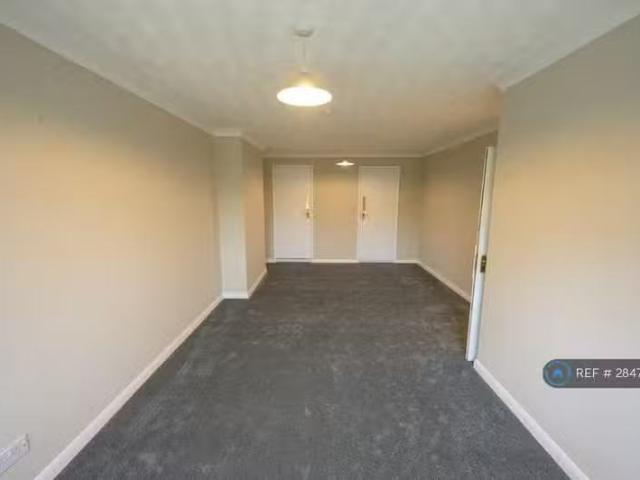 New 1 BA 1 bedroom flat for rent in Deeds Grove, High Wycombe.