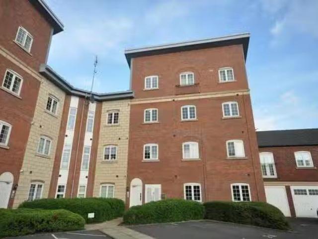 Cheap 1 BA 1 bedroom flat for rent in Evershed Way, Burton on.