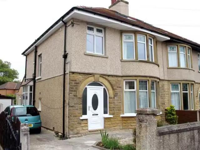 Deal! 1 BA 1 bedroom flat for rent in Elm Grove, Morecambe, LA4