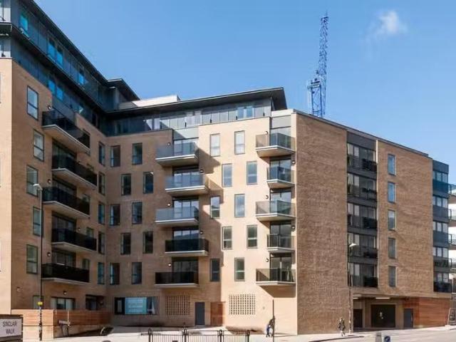 Charming 1 BA 1 bedroom flat for rent in Embankment House, Bri.