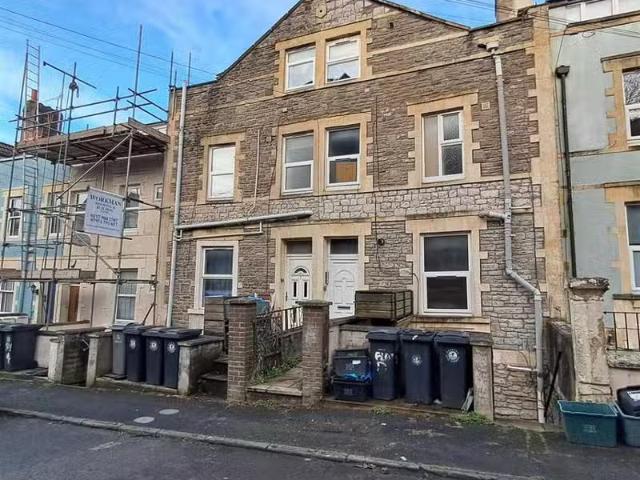 Just in! 1 BA 1 bedroom flat for rent in Goolden Street, Brist.