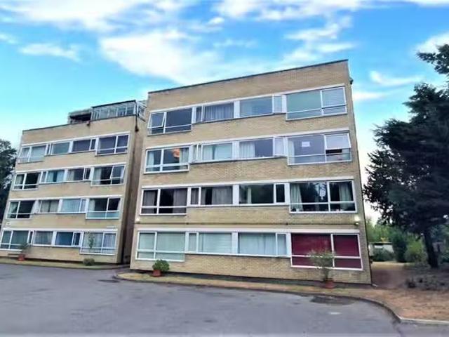 Cheap 1 BA 1 bedroom flat for rent in Rectory Road, Kent, BR3