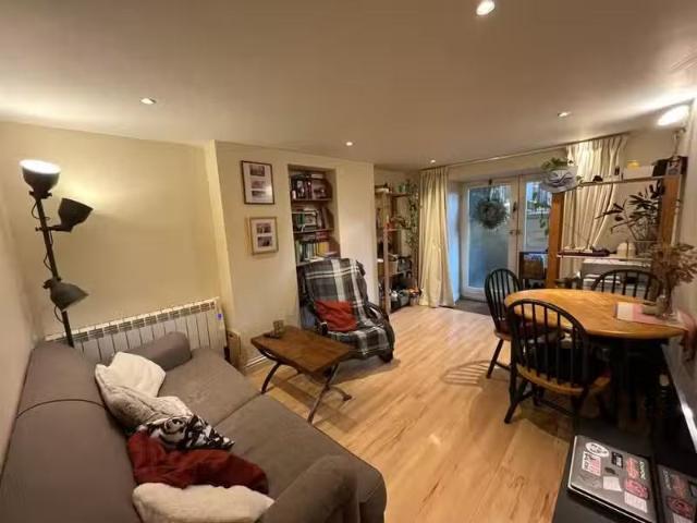 Unique 1 BA 1 bedroom flat for rent in Redland Road, Bristol.