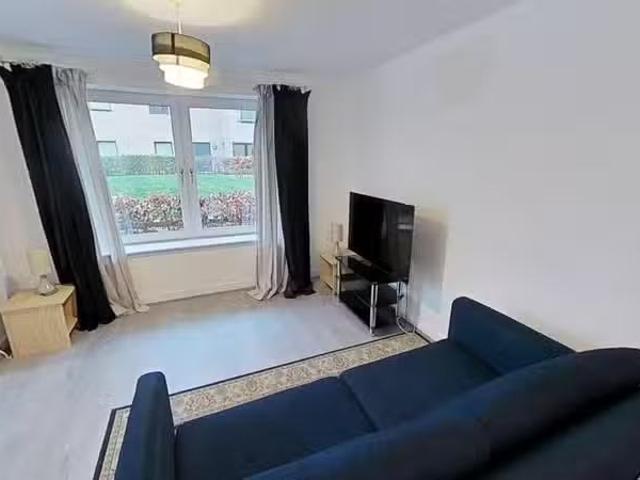 Unique 1 BA 1 bedroom flat for rent in Shrubhill Walk, Edinbur.