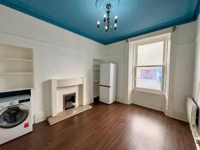 Charming 1 BA 1 bedroom flat for rent in Skene Street, Aberdee.