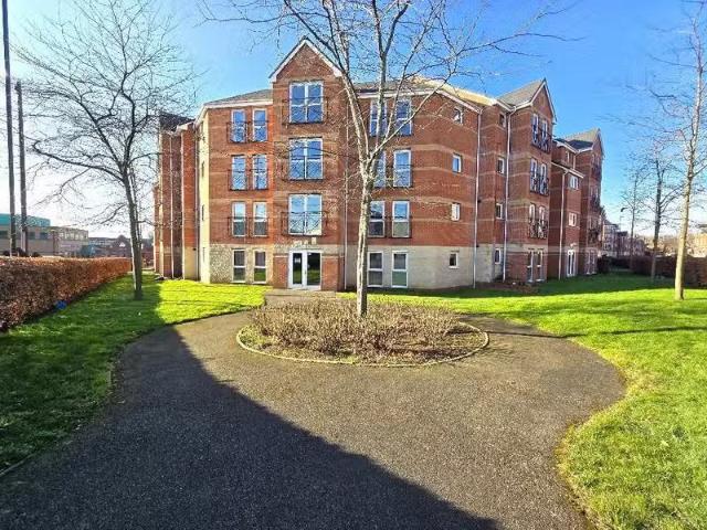 Charming 1 BA 1 bedroom flat for rent in 70 Thackhall Street.