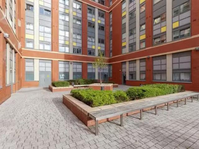 Charming 1 BA 1 bedroom flat share for rent in Glasgow Studen.