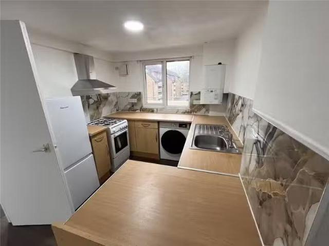 Cheap 1 BA 1 bedroom Flat to rent, Kingsway Gardens, Andover.