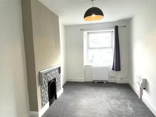 Charming 1 BA 1 bedroom Flat to rent, Laburnum Street, Torquay.