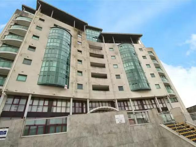 Charming 1 BA 1 bedroom Flat to rent, The Crescent, Plymouth.