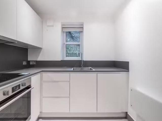 Rental! 1 BA 1 bedroom ground floor flat for rent in 6 Welford.