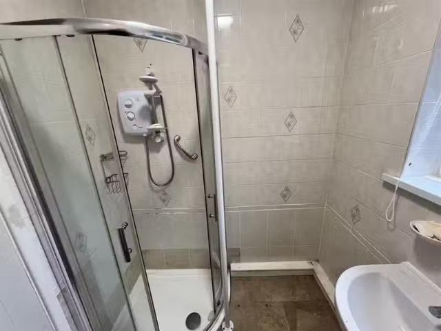 Just in! 1 BA 1 bedroom house for rent in Canons Close, Bolton.