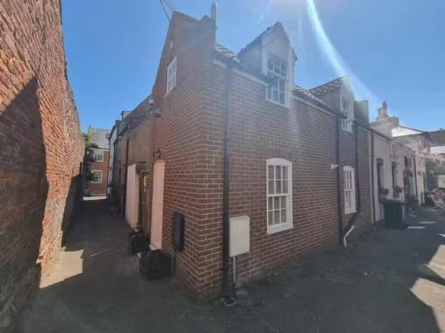 Cheap 1 BA 1 bedroom house for rent in South Court, Deal, CT14