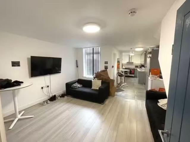 Rental! 1 BA 1 bedroom house of multiple occupation for rent i.