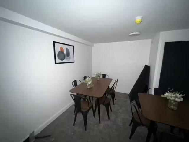 Nice 1 BA 1 bedroom house share for rent in Church Street, Bur.