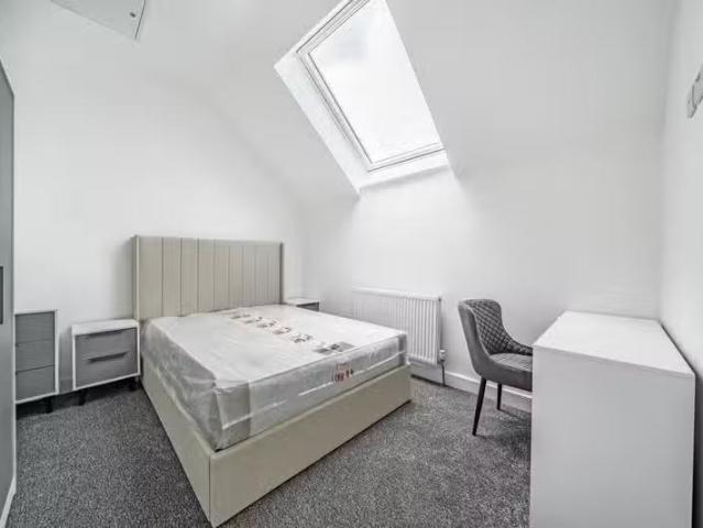 For Rent! 1 BA 1 bedroom house share for rent in HMO Eighth Av.