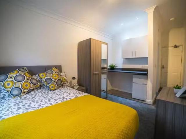 Charming 1 BA 1 bedroom house share for rent in Lansdowne Road.