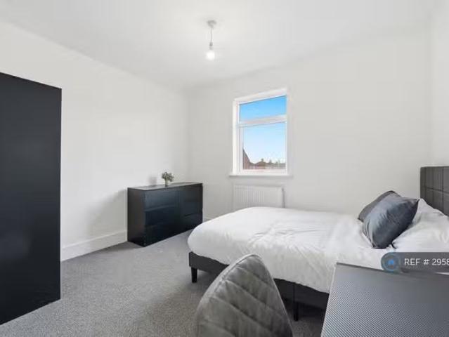 Unique 1 BA 1 bedroom house share for rent in Richmond Road, C.