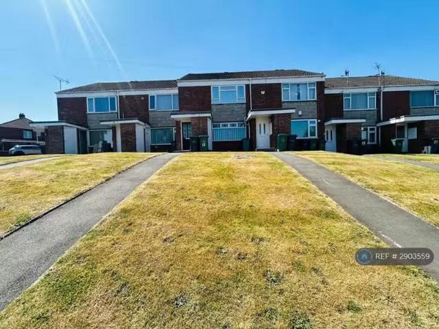 For Rent! 1 BA 1 bedroom maisonette for rent in Red Lion Close.