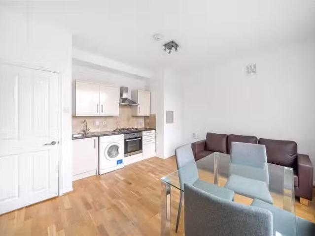 Cheap 1 BA 1 bedroom property to let in Aldrington Road, Londo.