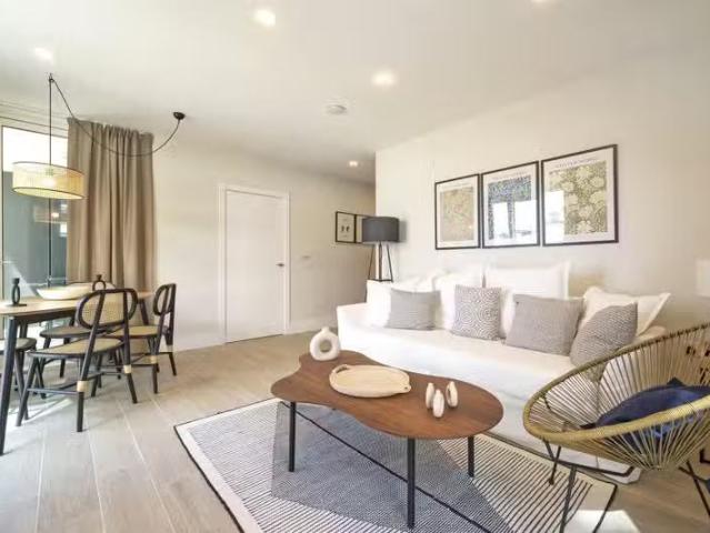 Charming 1 BA 1 bedroom property to let in Wyvil Road, Nine El.