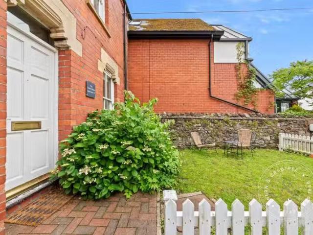 Charming 1 BA 1 bedroom property for rent in Cathedral Road, P.