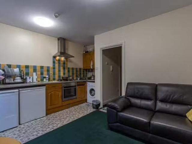 Charming 1 BA 1 bedroom private hall for rent in Allensbank Ro.