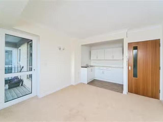 Cozy 1 BA 1 bedroom retirement property for rent in Homegate H.