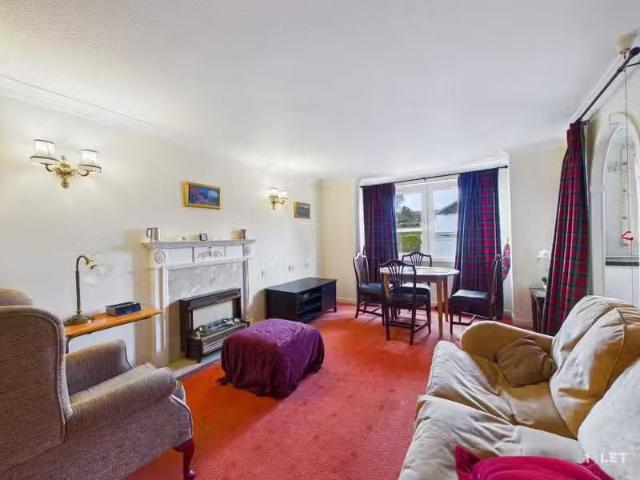Charming 1 BA 1 bedroom retirement property for rent in Queens.
