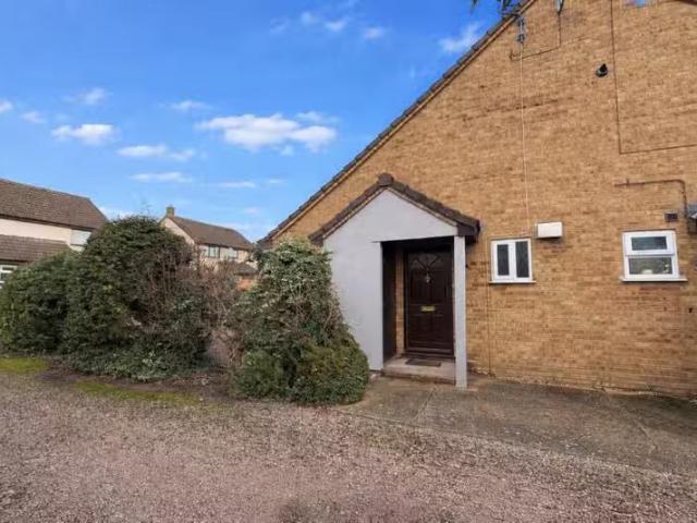 Rental! 1 BA 1 bedroom semi detached house for rent in Robin C.