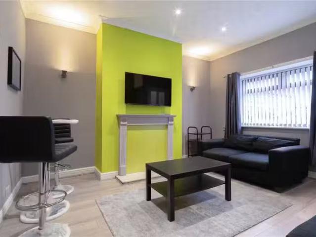 New 1 BA 2 bedroom terraced house for rent in 23 Highroyd Lane.