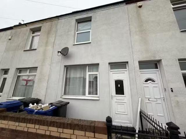 Just in! 1 BA 2 bedroom terraced house for rent in Trafalgar S.