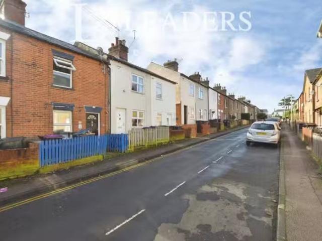 Rental! 1 BA 2 bedroom terraced house for rent in Bartholomew.