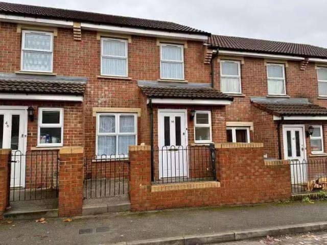 Nice 1 BA 2 bedroom terraced house for rent in Bloy Street, Ea.