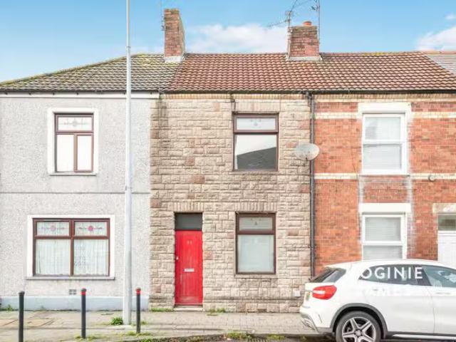 Charming 1 BA 2 bedroom terraced house for rent in Cornwall St.