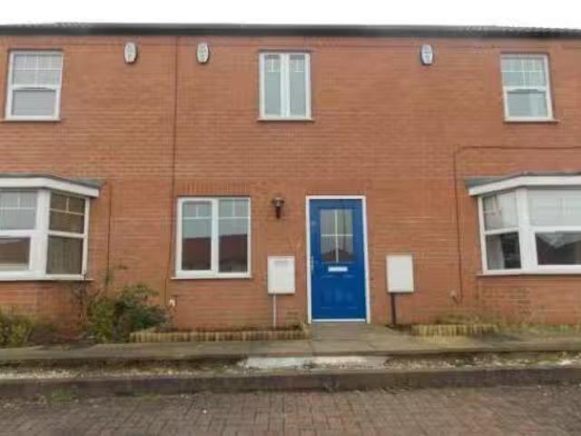 Just in! 1 BA 2 bedroom terraced house for rent in Danes Close.
