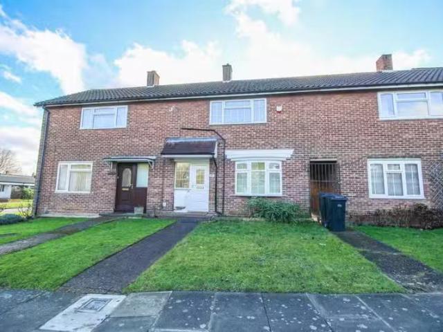 Cheap 1 BA 2 bedroom terraced house for rent in Dovehouse Crof.