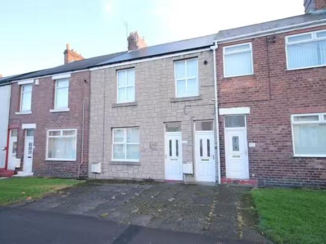 Cozy 1 BA 2 bedroom terraced house for rent in Frederick Stree.