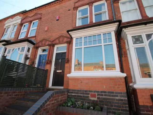 Charming 1 BA 2 bedroom terraced house for rent in Hartledon R.