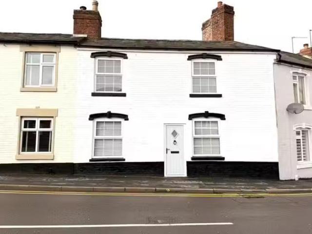 New 1 BA 2 bedroom terraced house for rent in High Street, Stu.