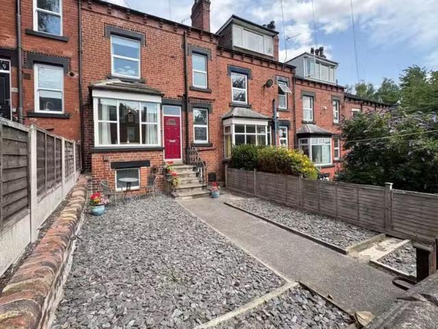 Nice 1 BA 2 bedroom terraced house for rent in Malcolm Road, L.