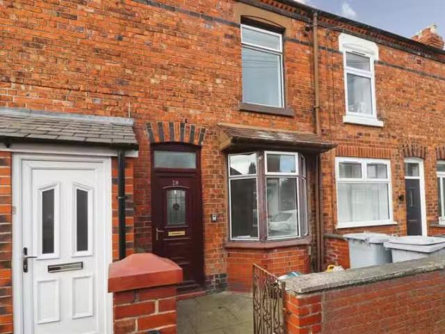 Cozy 1 BA 2 bedroom terraced house for rent in Minshull New Ro.