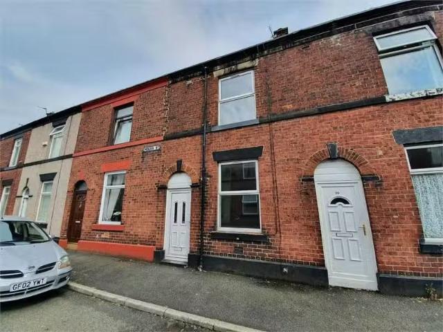 Charming 1 BA 2 bedroom terraced house for rent in Peers Stree.