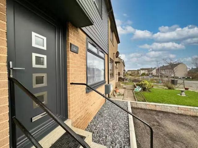 Cozy 1 BA 2 bedroom terraced house for rent in Sheddocksley Dr.