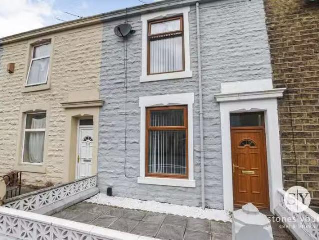 Charming 1 BA 2 bedroom terraced house for rent in St. Huberts.