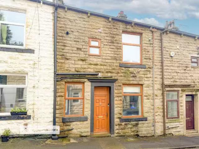 Charming 1 BA 2 bedroom terraced house for rent in Stone Stree.