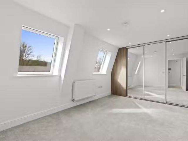 For Rent! 1 BA 2 bedroom apartment for rent in 65 69 London Ro.